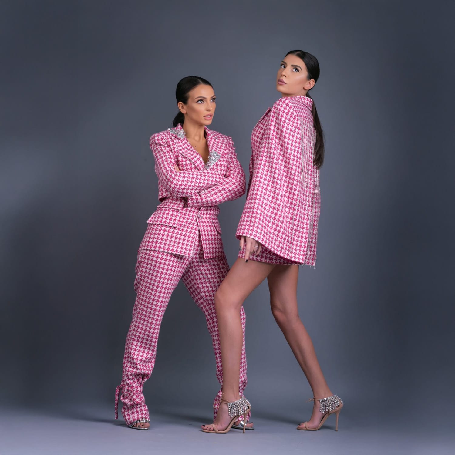 COSTUM CU APLICATII CUSUTE MANUAL • Esanata Design