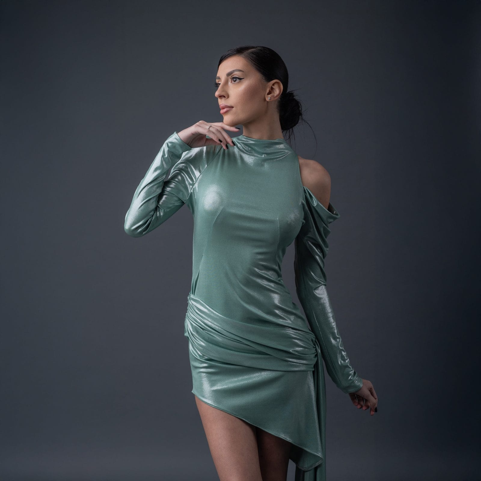 ROCHIE METALIZATA CU DECUPAJ SI ESARFA • Esanata Design